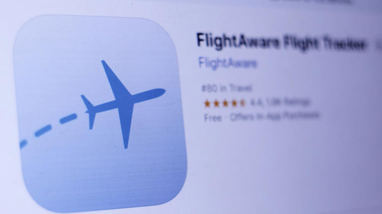 How To Use The FlightAware Tracking App (And How Live Is It?)