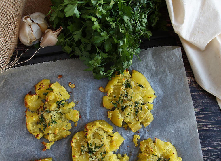 Garlic and parsley mashed potatoes, the ideal side dish!
