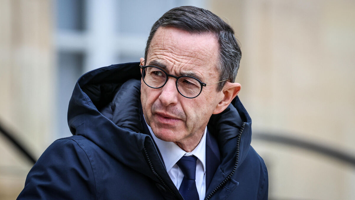 « J’assume de durcir les critères » : Bruno Retailleau publie une ...