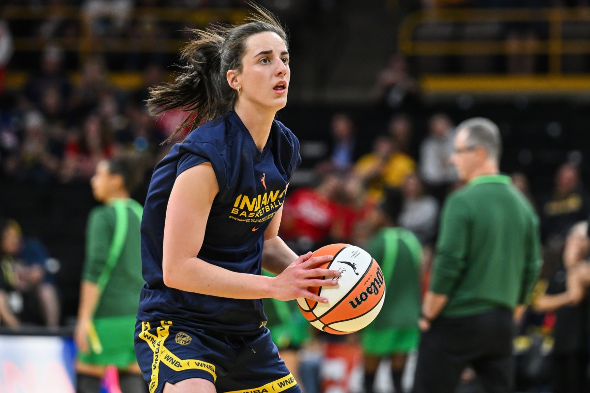 Caitlin Clark’s Introduction During Iowa Homecoming Touches Fans