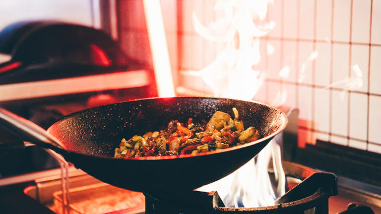 What Is Wok Hei And How To Recreate It In Your Home Kitchen