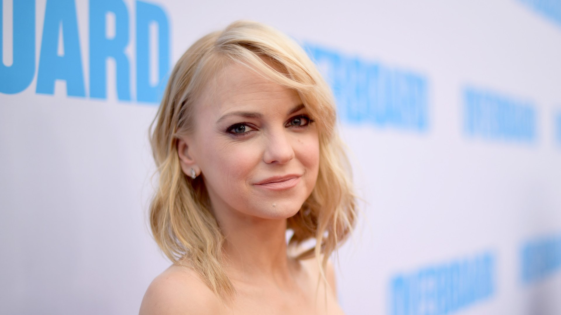 Anna Faris Says Son Jack, 12, Pushes Her 'Out of My Comfort Zone'
