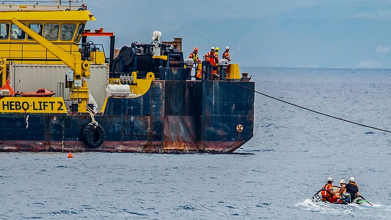 Recovery operation underway in Sicily for UK-flagged superyacht which ...