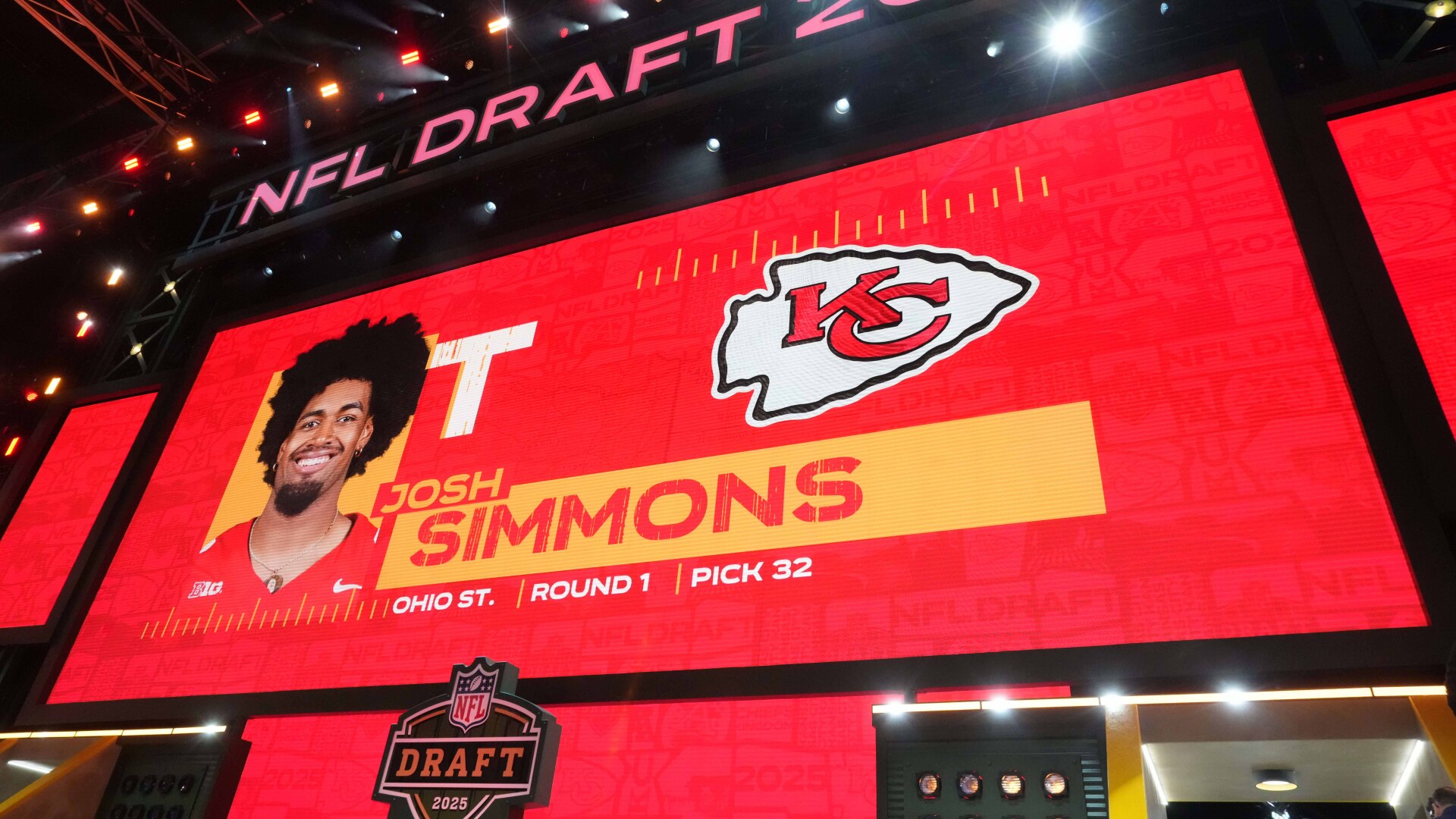 Chiefs first-round pick Josh Simmons signs rookie contract