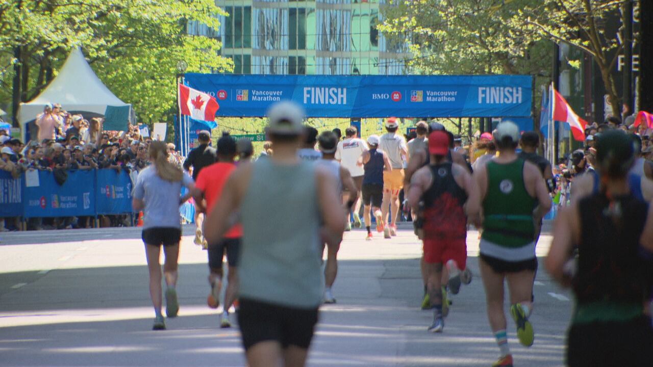 Record-breaking 25,000 runners race in BMO Vancouver Marathon