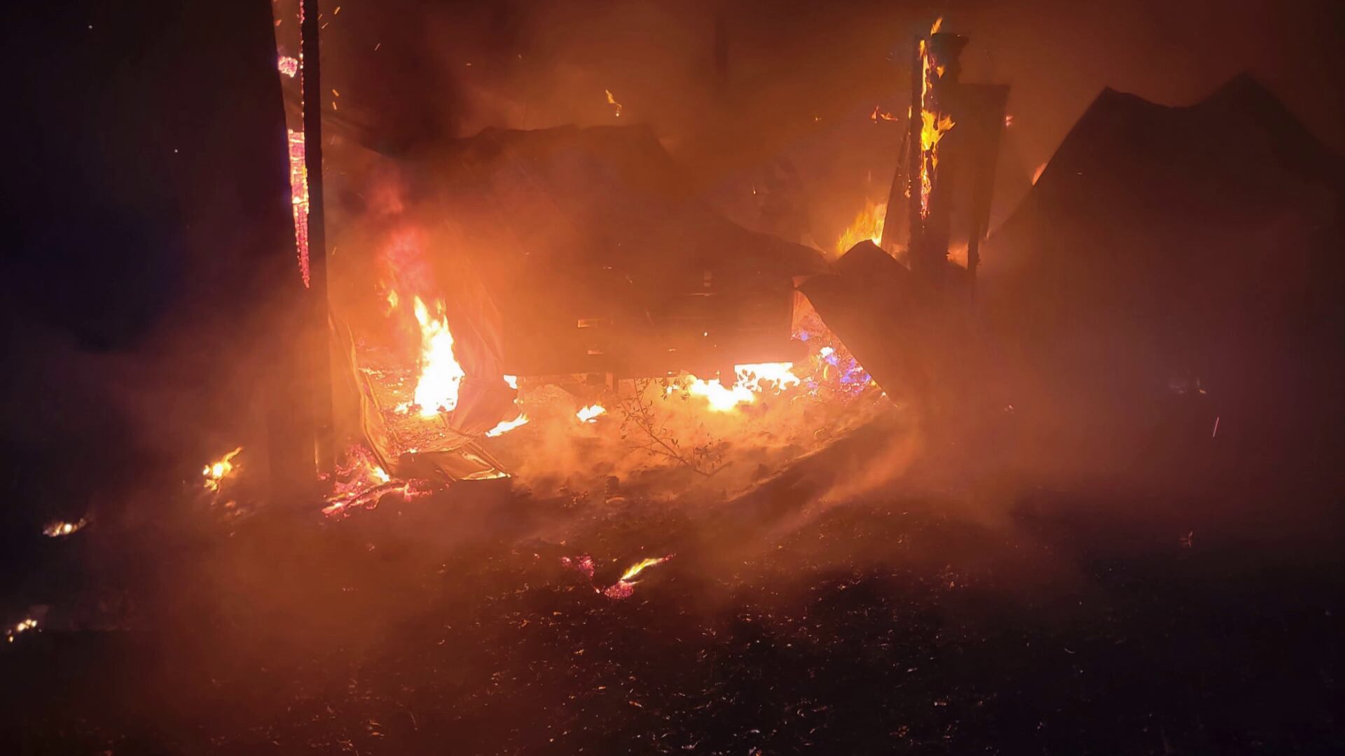 Large pole barn fire in High Springs contained, no injuries reported