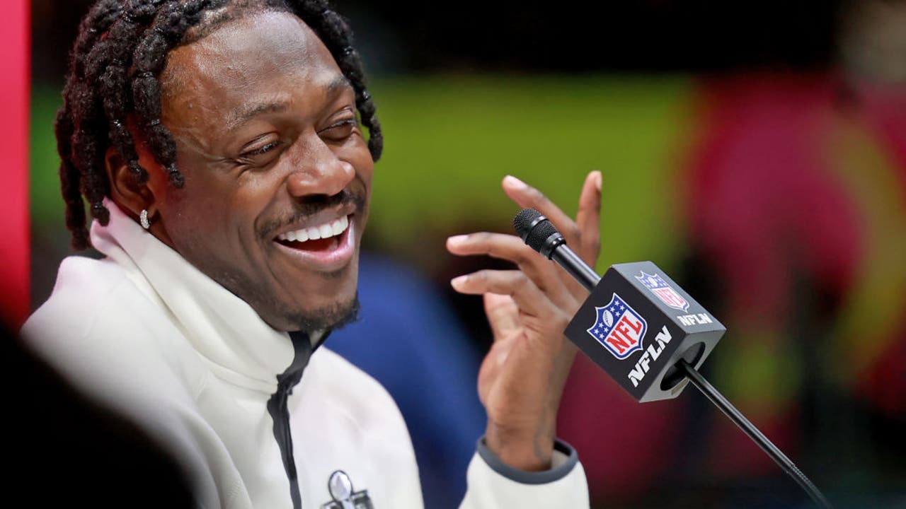 AJ Brown, girlfriend Kelsey Riley get engaged with live John Legend ...