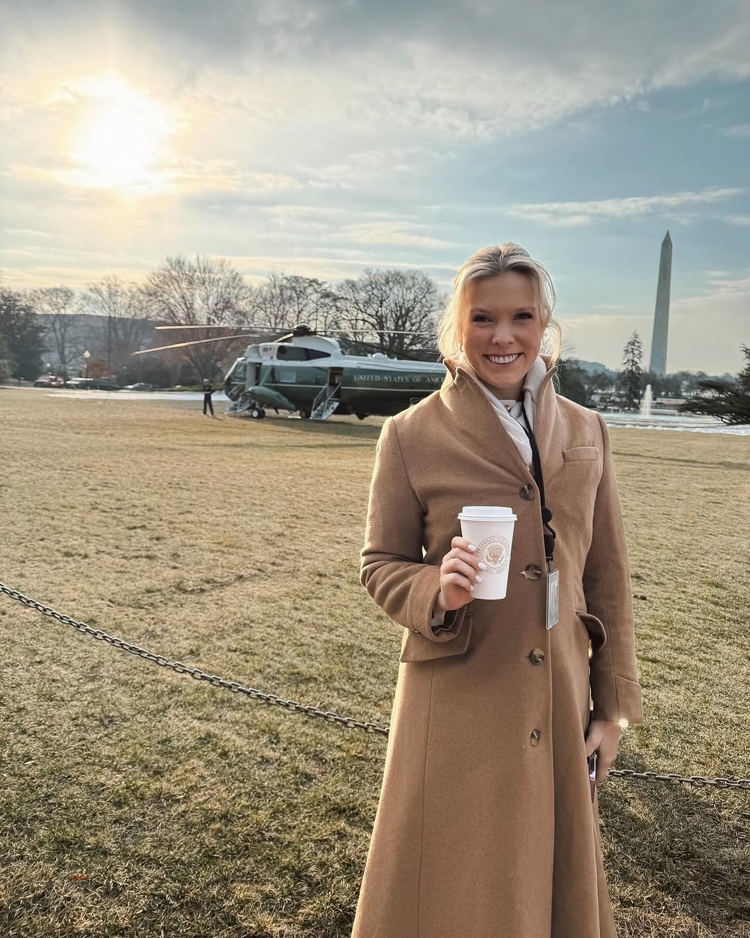 Bộ ba tóc vàng hỗ trợ truyền thông cho ông Trump