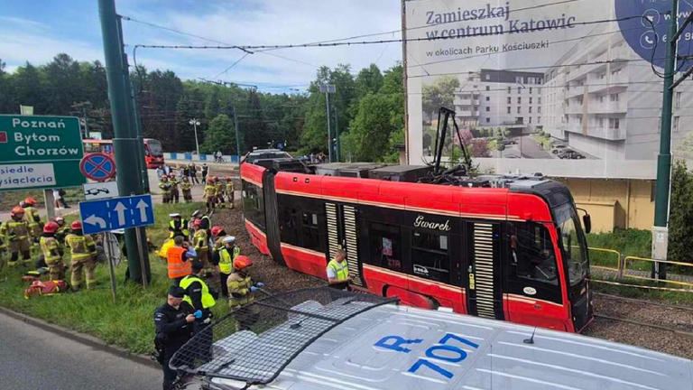 Poważny wypadek tramwaju w Katowicach. Kilkanaście osób poszkodowanych