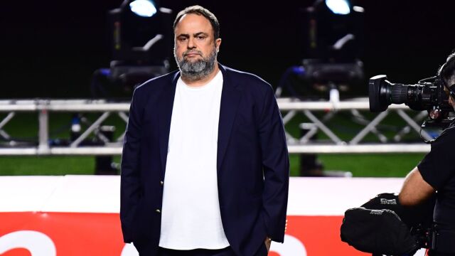 Η φιέστα του Ολυμπιακού: "Σείστηκε" το Καραϊσκάκη για τον Βαγγέλη ...