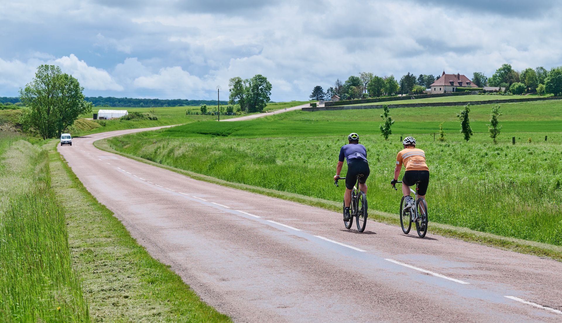 Cycling further or cycling faster, which is better for weight loss?