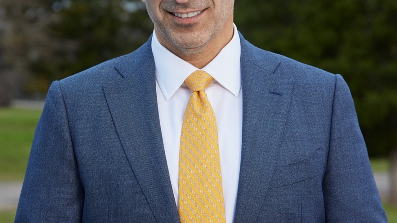 Amir Omar defeats incumbent Bob Dubey to become mayor of Richardson