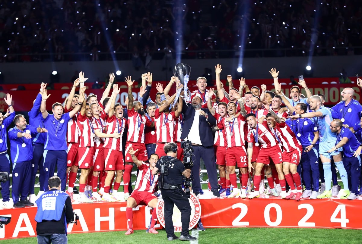 Ερυθρόλευκο πάρτι! Θρυλική γιόρτη για το 48ο πρωτάθλημα του Ολυμπιακού ...