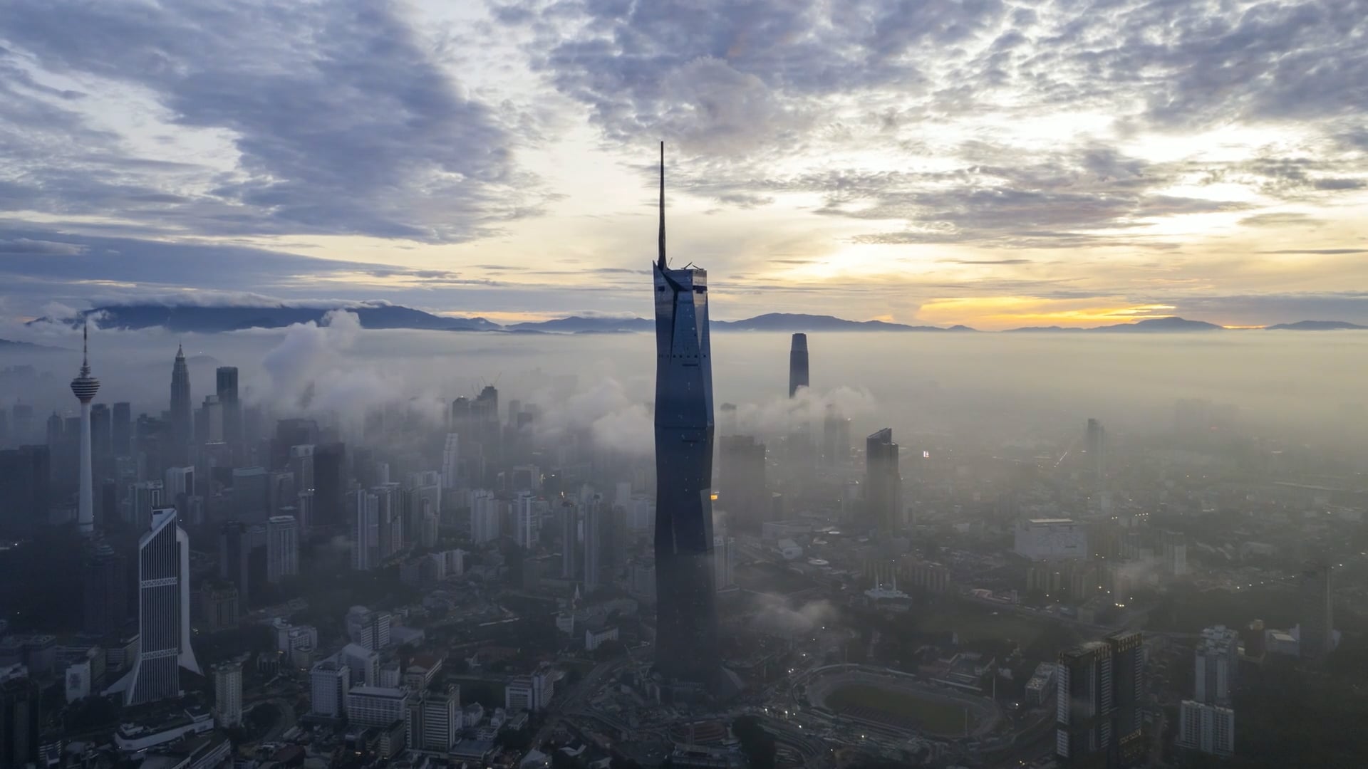 Terbang di Atas Kuala Lumpur: Drone Mengungkapkan Kemegahan Kota