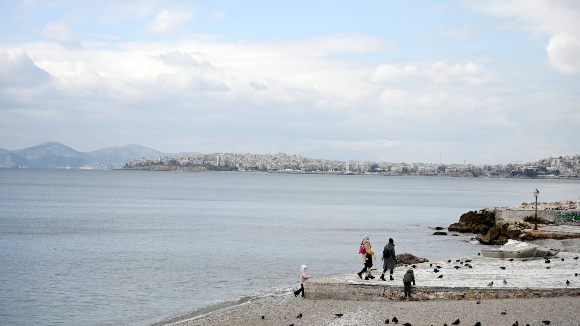 Αστατος σήμερα ο καιρός – Πού αναμένονται βροχές και καταιγίδες