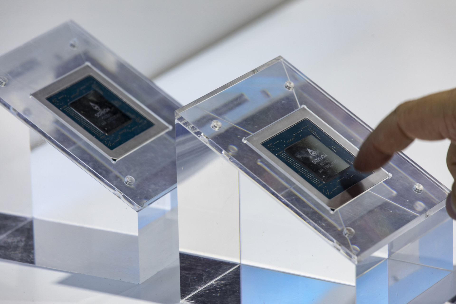 How the US beat the USSR and China in the microchip revolution