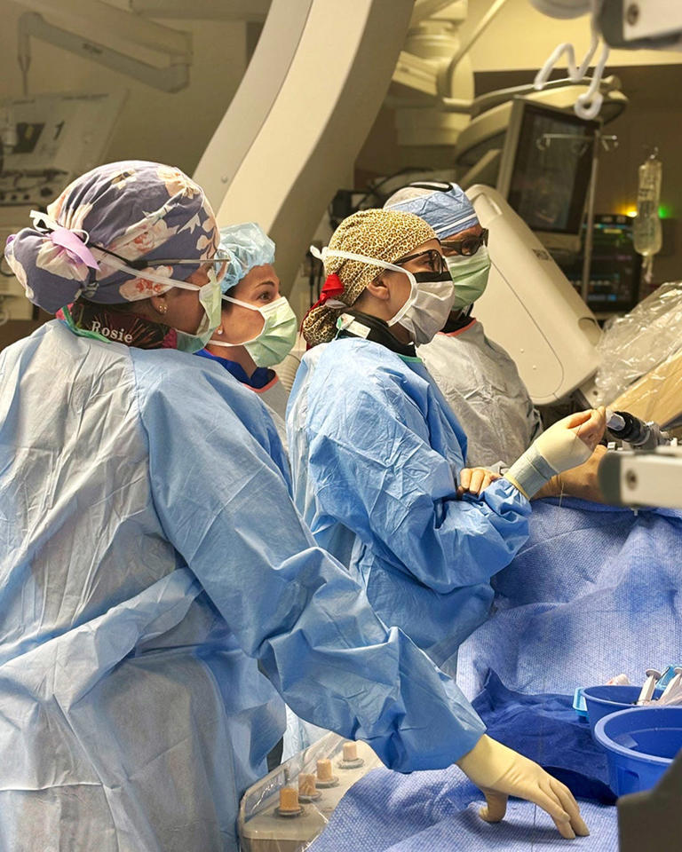 Sarasota Memorial Hospital cardiologists use new device for tricky heart valve procedure
