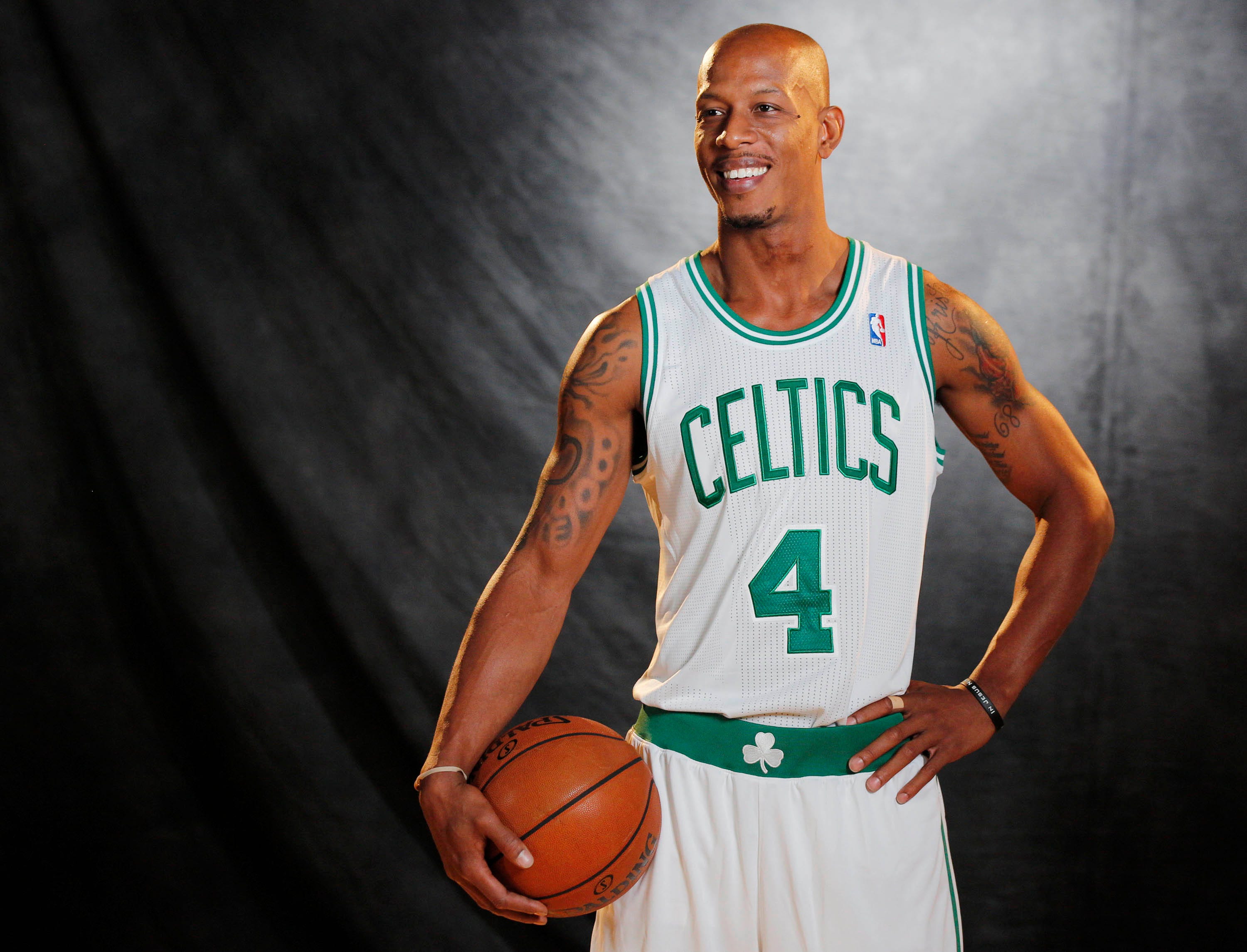 On this day: Boston wins 12th championship in 1974; Keith Bogans born