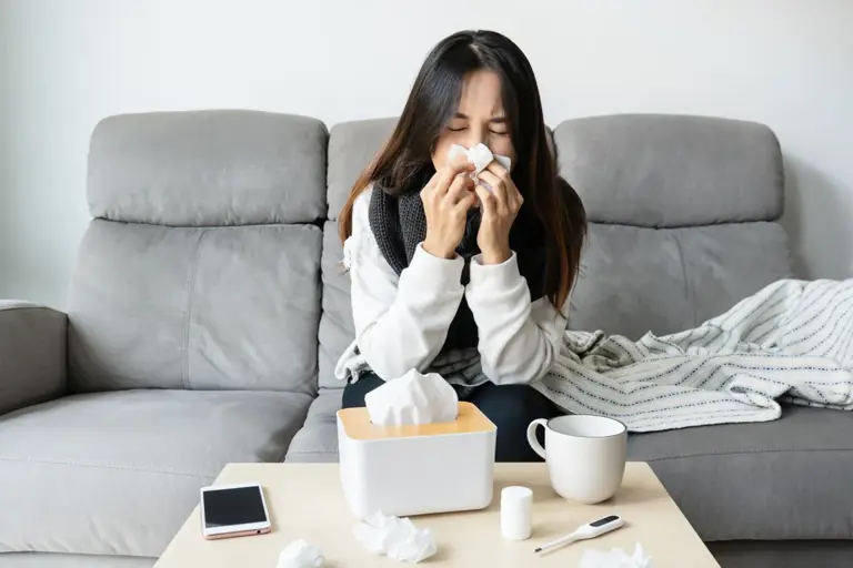 สรุปโควิด 2568 สายพันธุ์โอมิครอน XEC คืออะไร มีอาการอะไรบ้าง