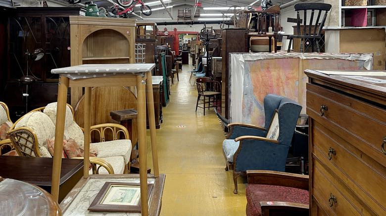 The Sought-After Antique Home Items People Are Snatching Up Fast When ...