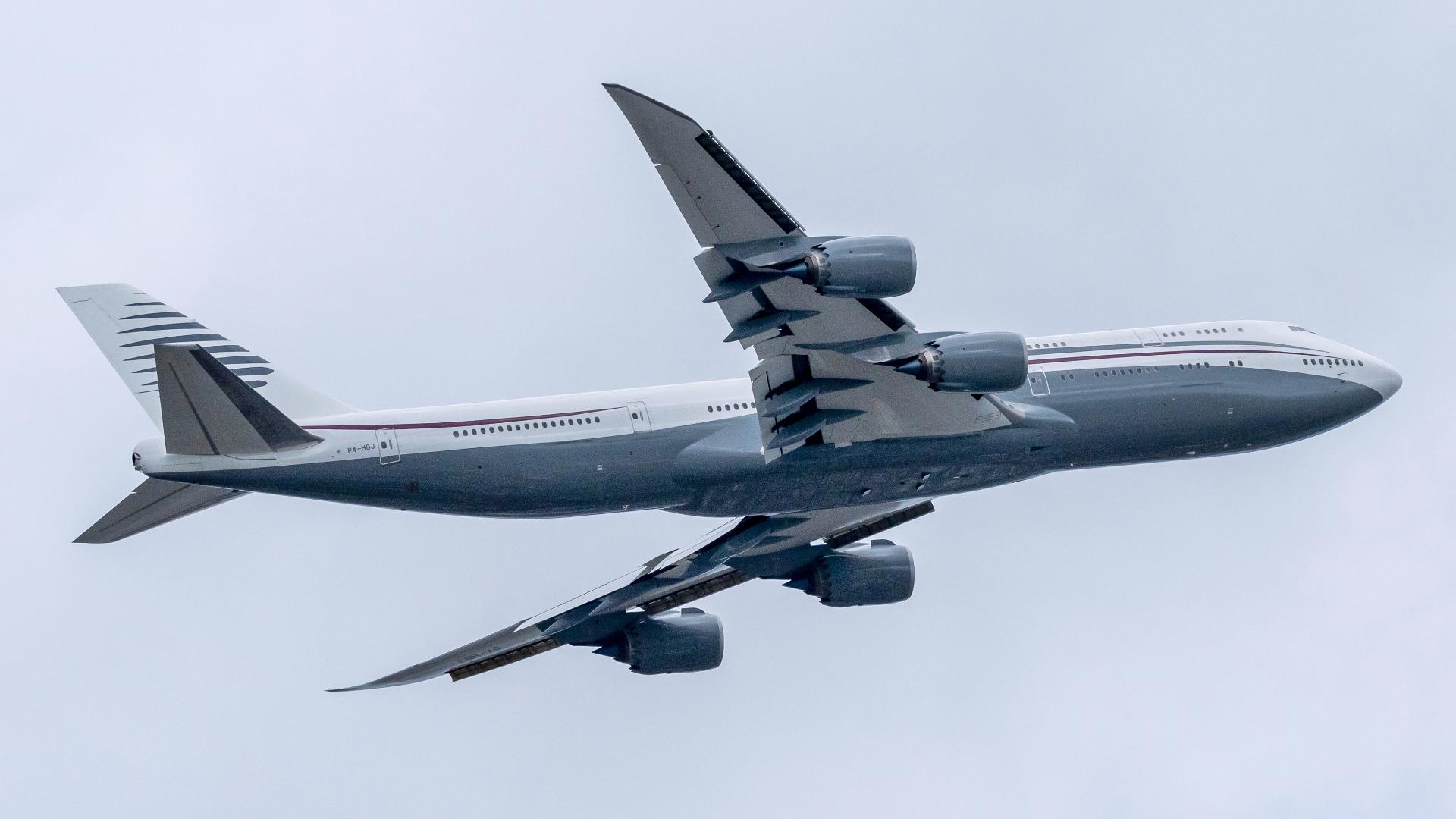 Trump reportedly set to receive luxury Boeing 747-8 from Qatar's ruling ...