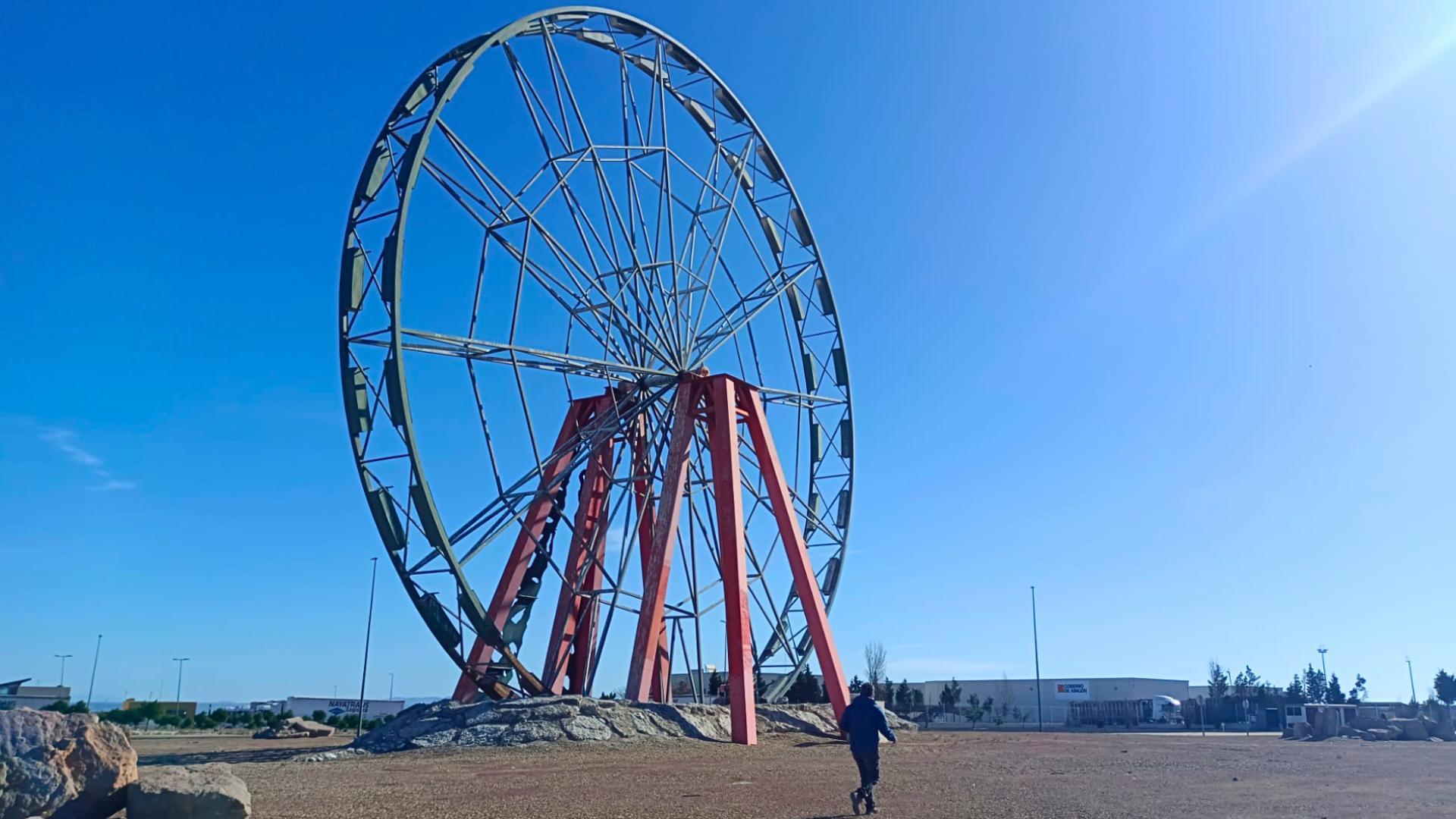 La noria más grande de Zaragoza: el insólito gigante que gira en mitad ...