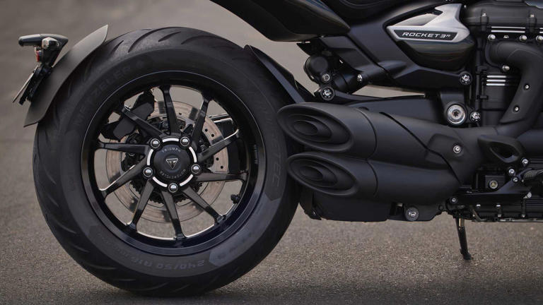 The power cruiser that feels strong, stable, and easy on long rides