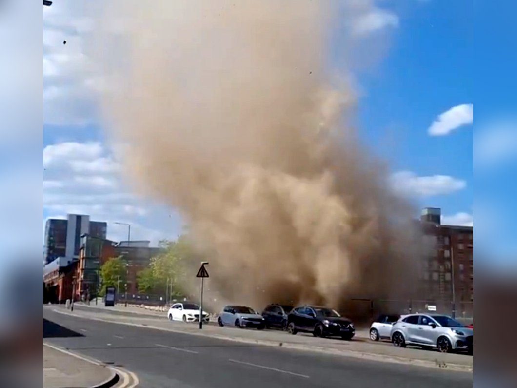 30-meter-high dust devil sweeps through Manchester