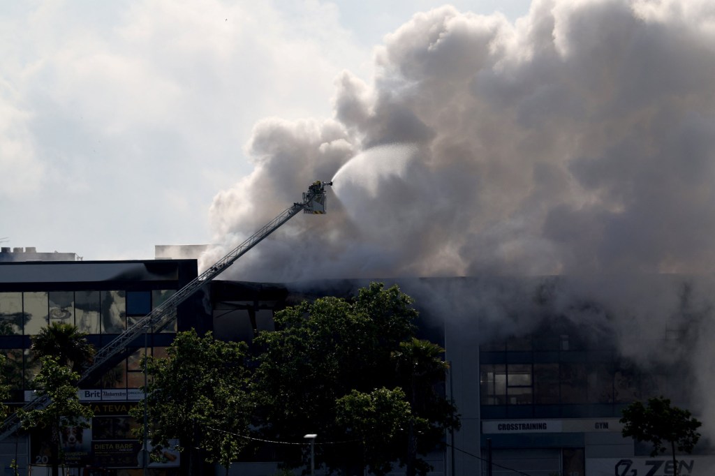 Toxic chlorine cloud in Spain forces 160,000 people indoors in major city
