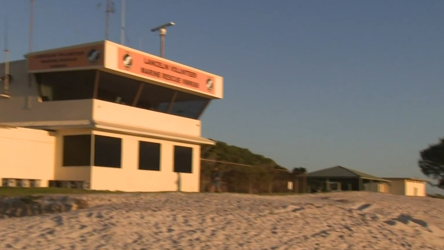 Dramatic image highlights holiday hotspot's erosion problem