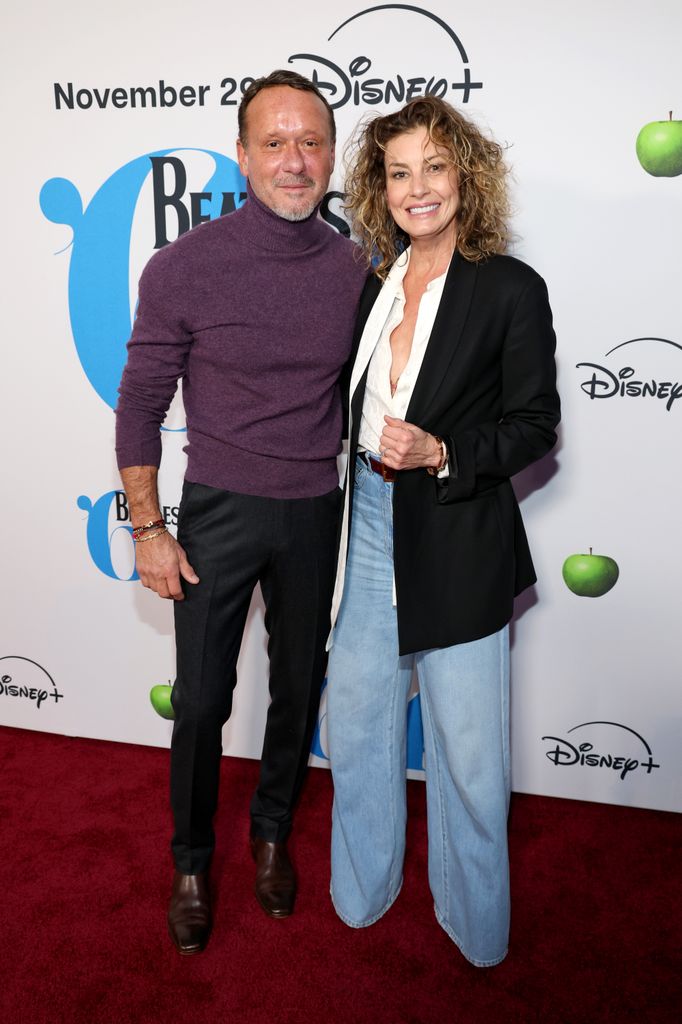 Tim McGraw's three daughters tearfully join him during onstage ...