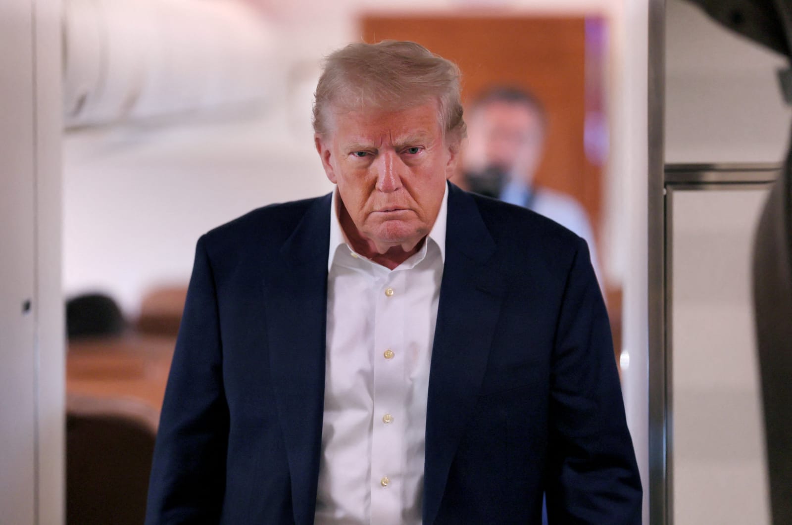 'Don't take it!' Hardcore Trump backers meltdown with conspiracy ...