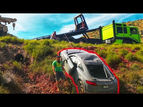 Exotic Rental Car Abandoned After Cliff Launch