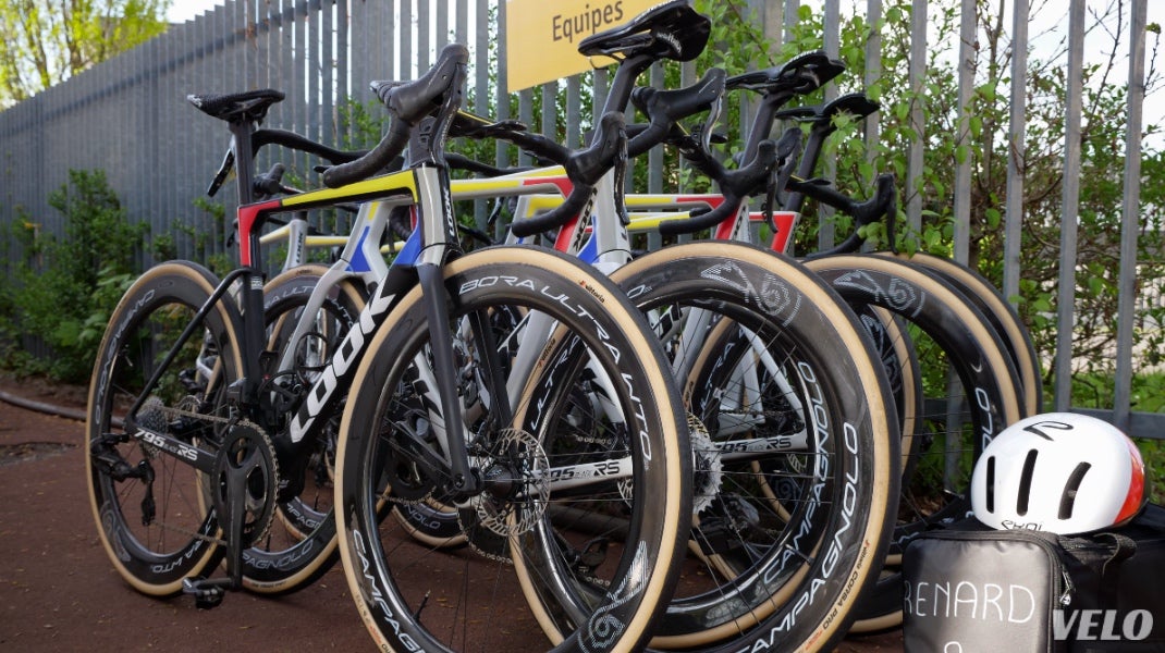 Team Bike Face Off: Comparing the Look 795 Bikes of WorldTour Level ...