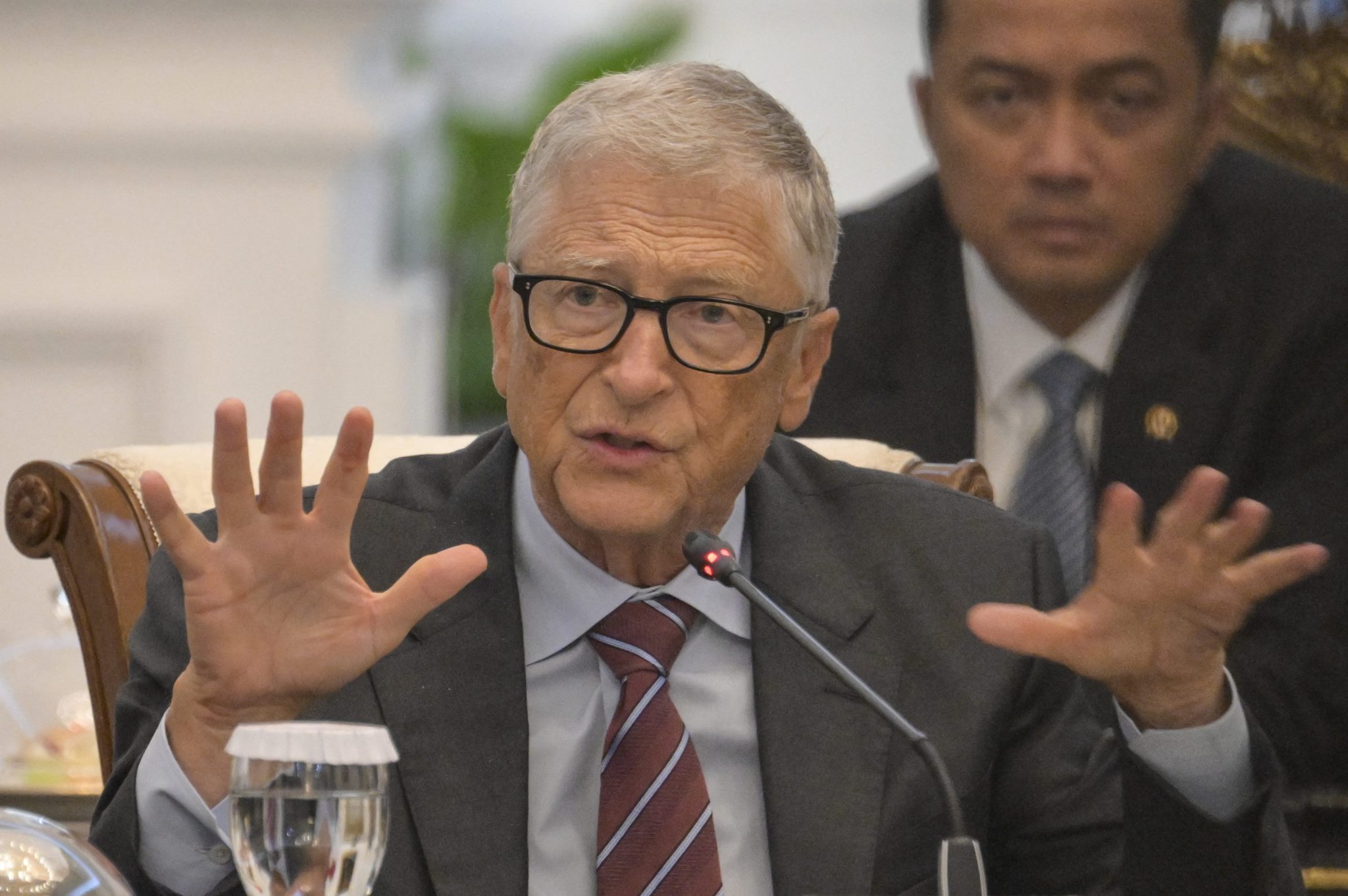 Bill Gates says businesses need to understand the politics for the next ...