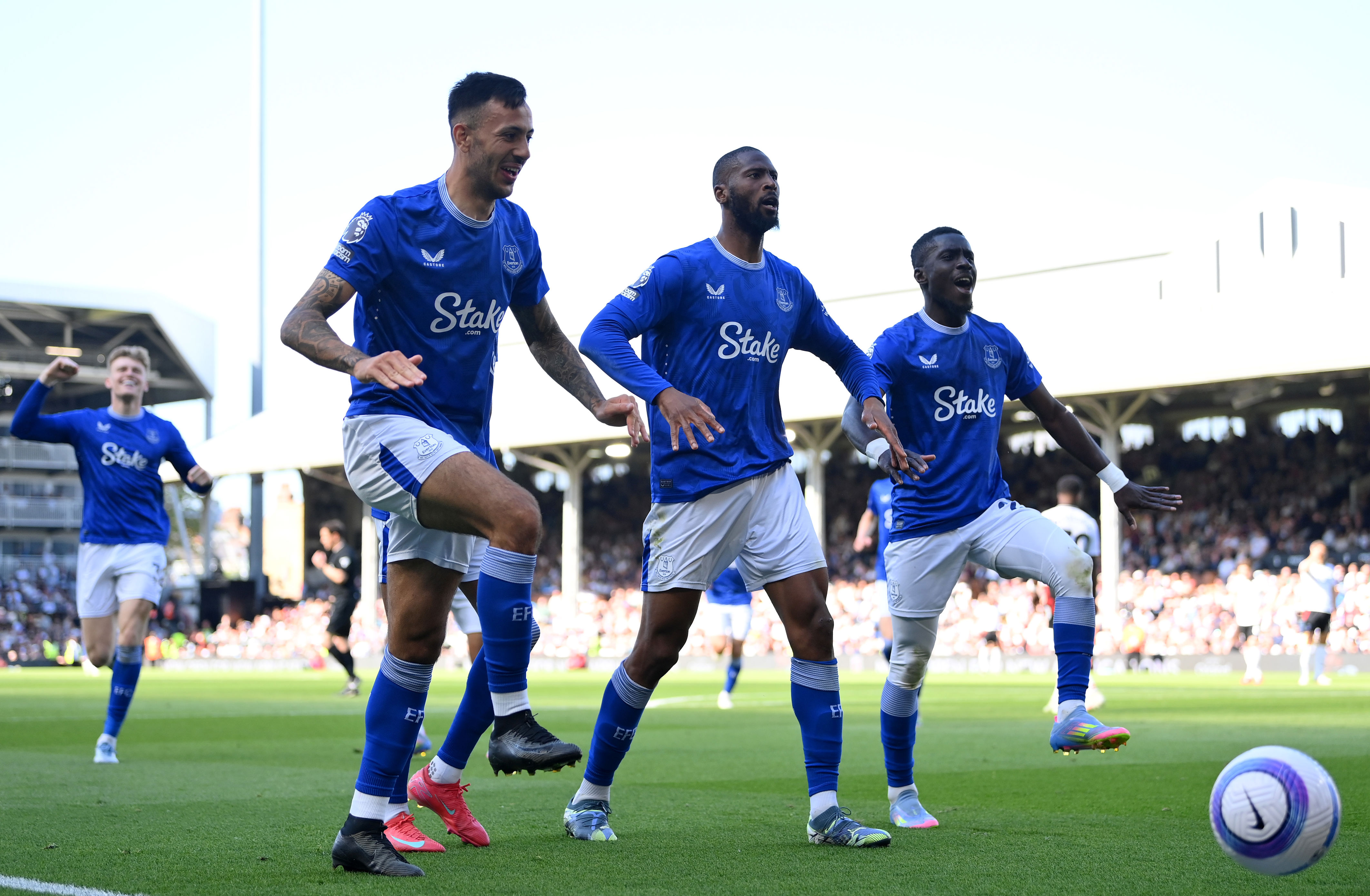 Gary Lineker asks question of £20m Leeds United transfer target ...