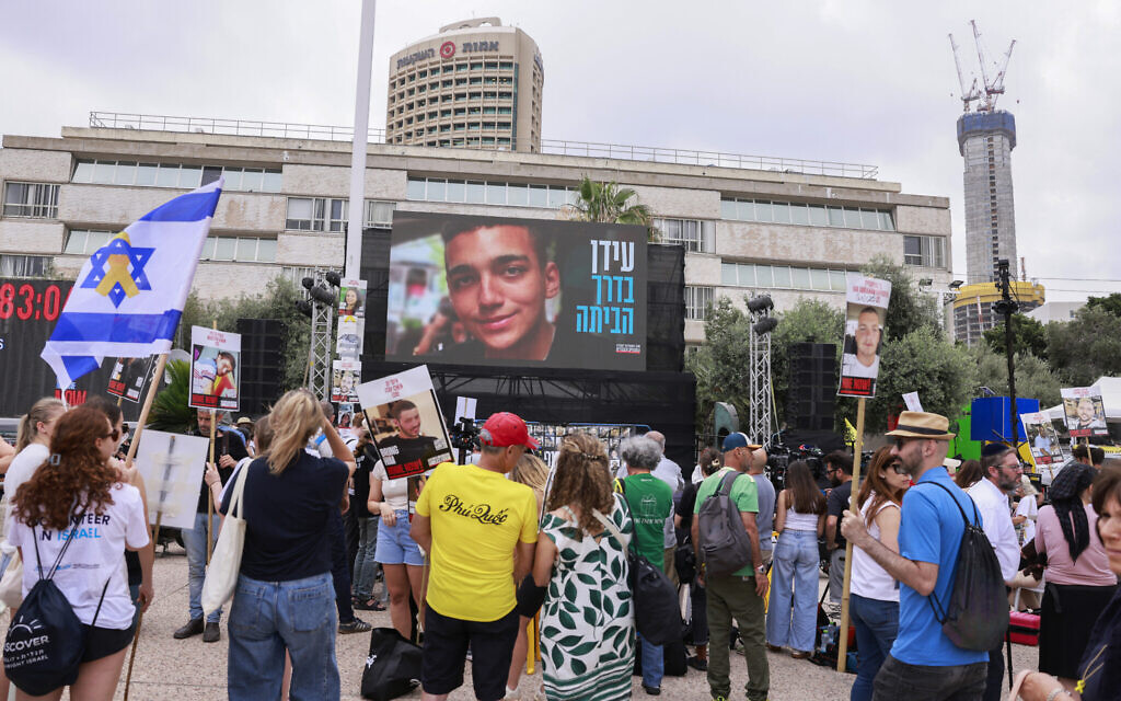 Hamas due to transfer Edan Alexander to Red Cross at around 6:30 p.m.