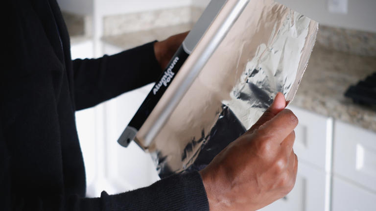 10 Aluminum Foil Mistakes That Compromise Kitchen Safety