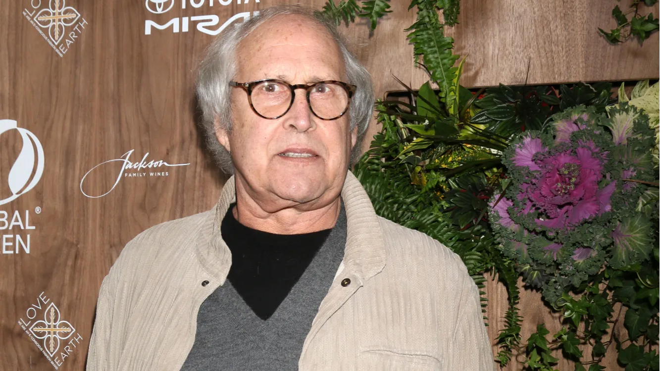 Chevy Chase calls his “Community” exit a “misunderstanding,” insists he ...