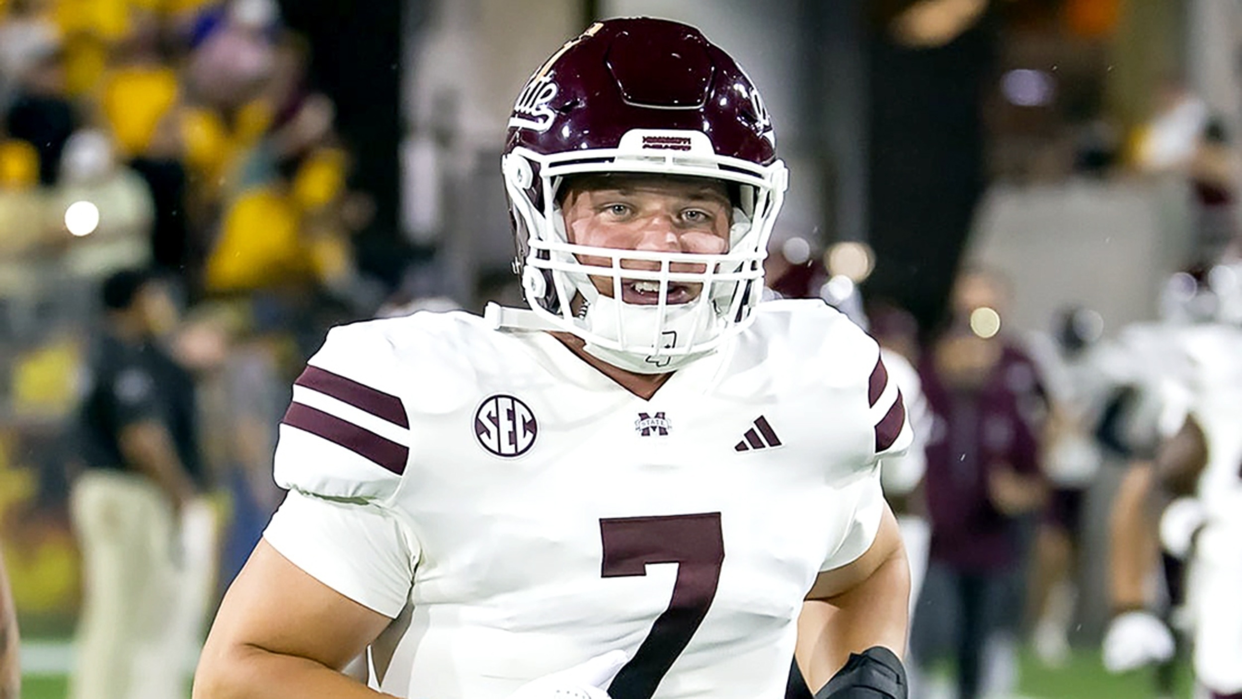 49ers sign LB Stone Blanton to a 3-year deal