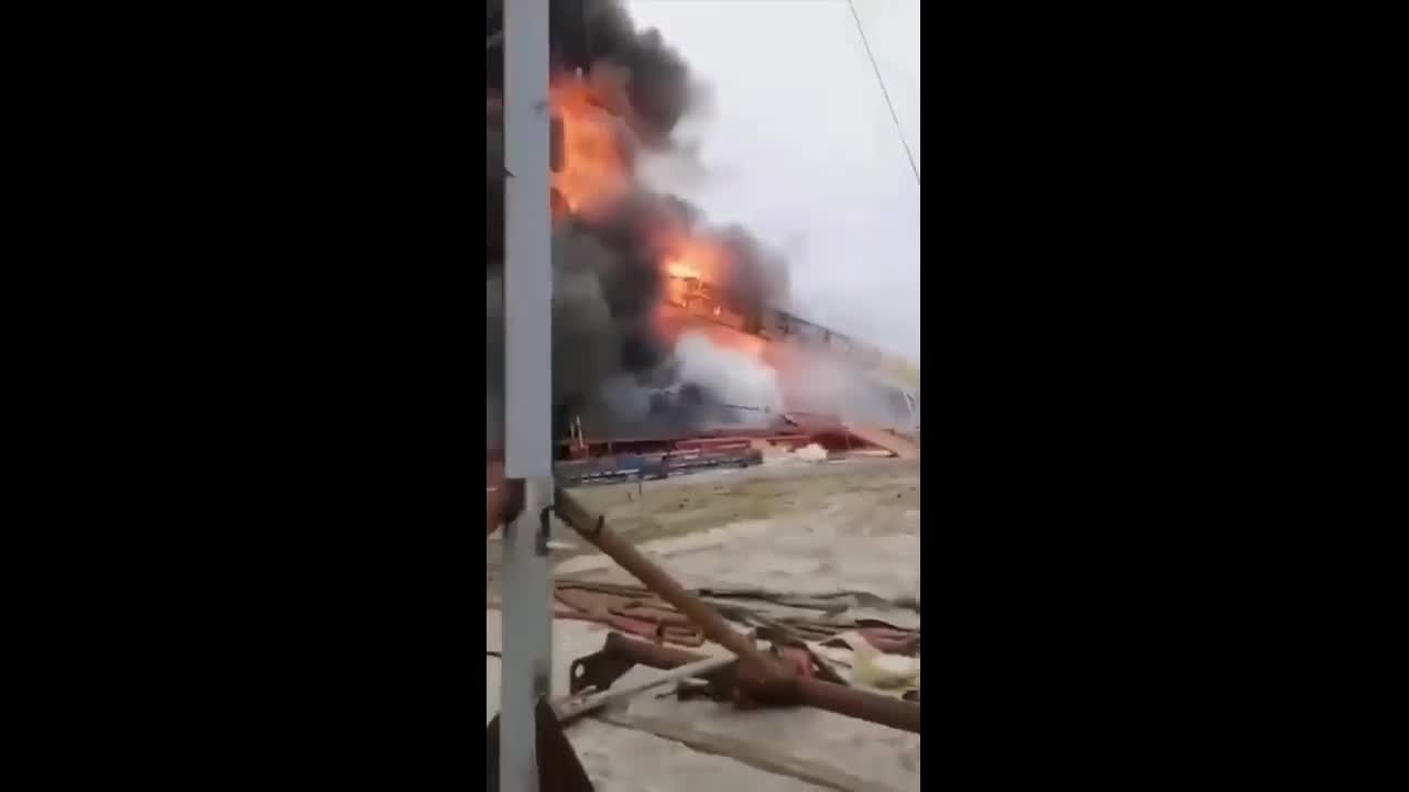 Fire at Kharapurneftegaz oil field causes rig collapse and injuries in ...