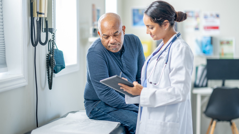 Tips To Steer Clear Of Food Poisoning While Traveling