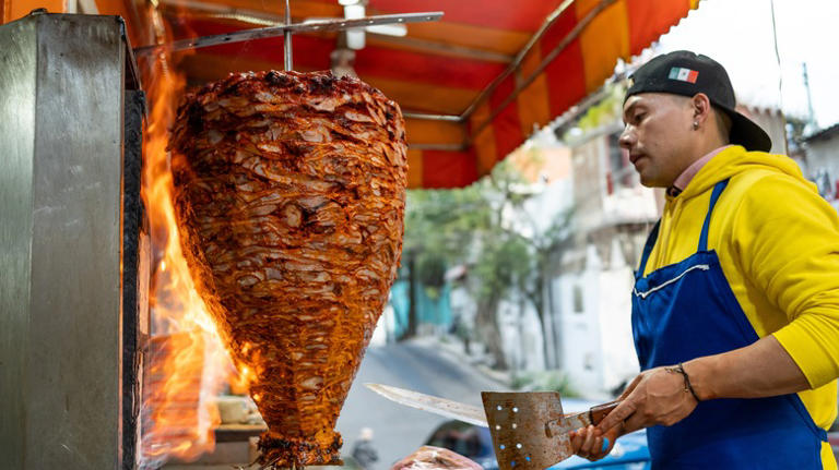 Tips To Steer Clear Of Food Poisoning While Traveling