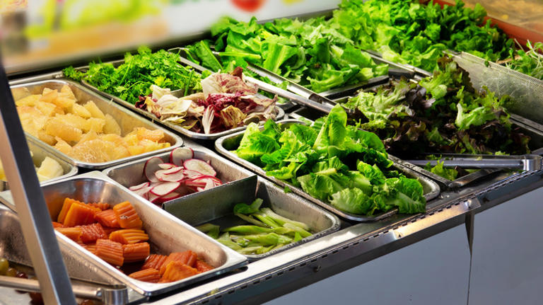 3 Iconic American Buffet Chains That Came Roaring Back From Bankruptcy