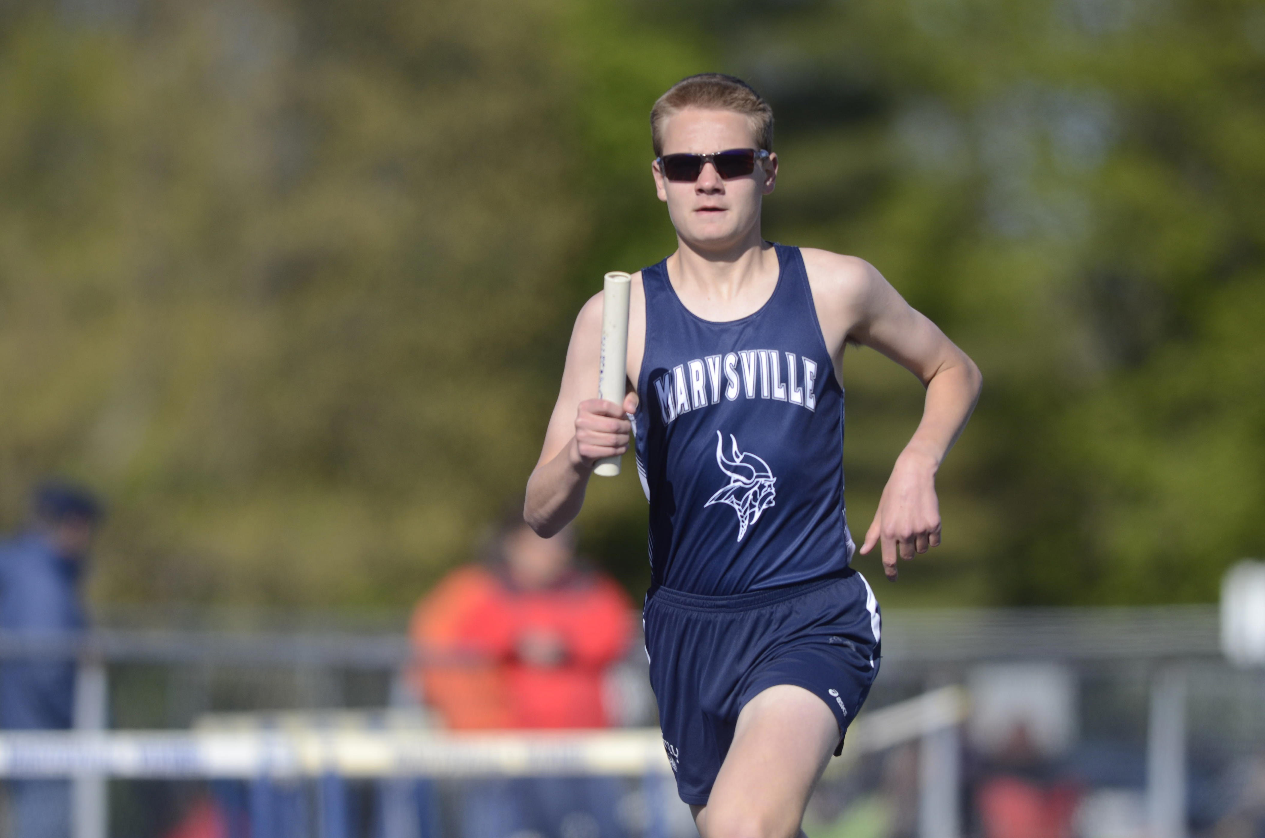 Who qualified for the MHSAA cross country finals from the Blue Water Area?