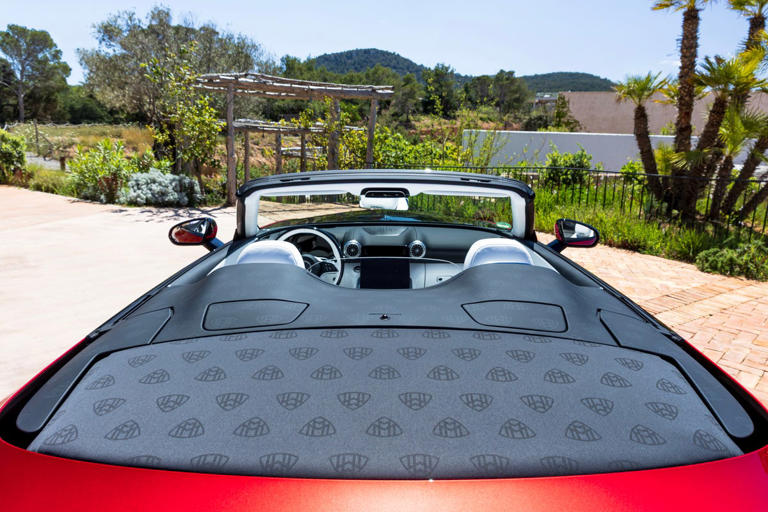 Shifting Focus to the Driver: 2026 Mercedes-Maybach SL680 Monogram ...