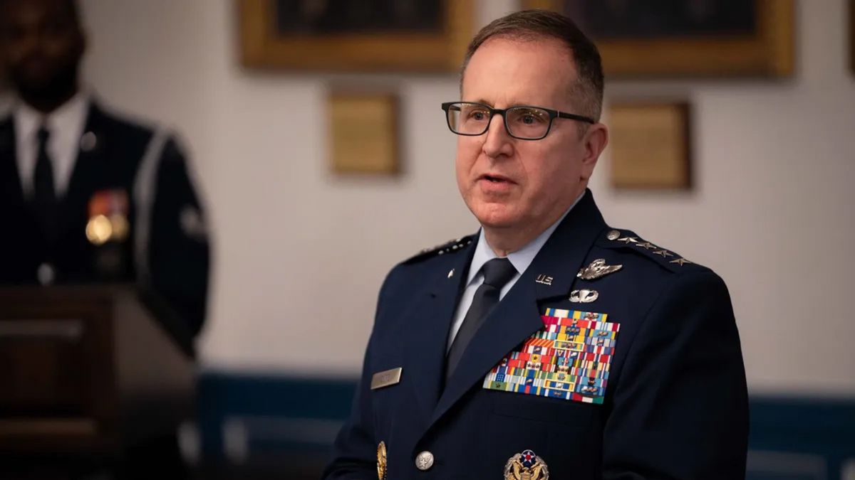 Former Air Force Gen. James Slife wasn't sentenced to hang to death for ...