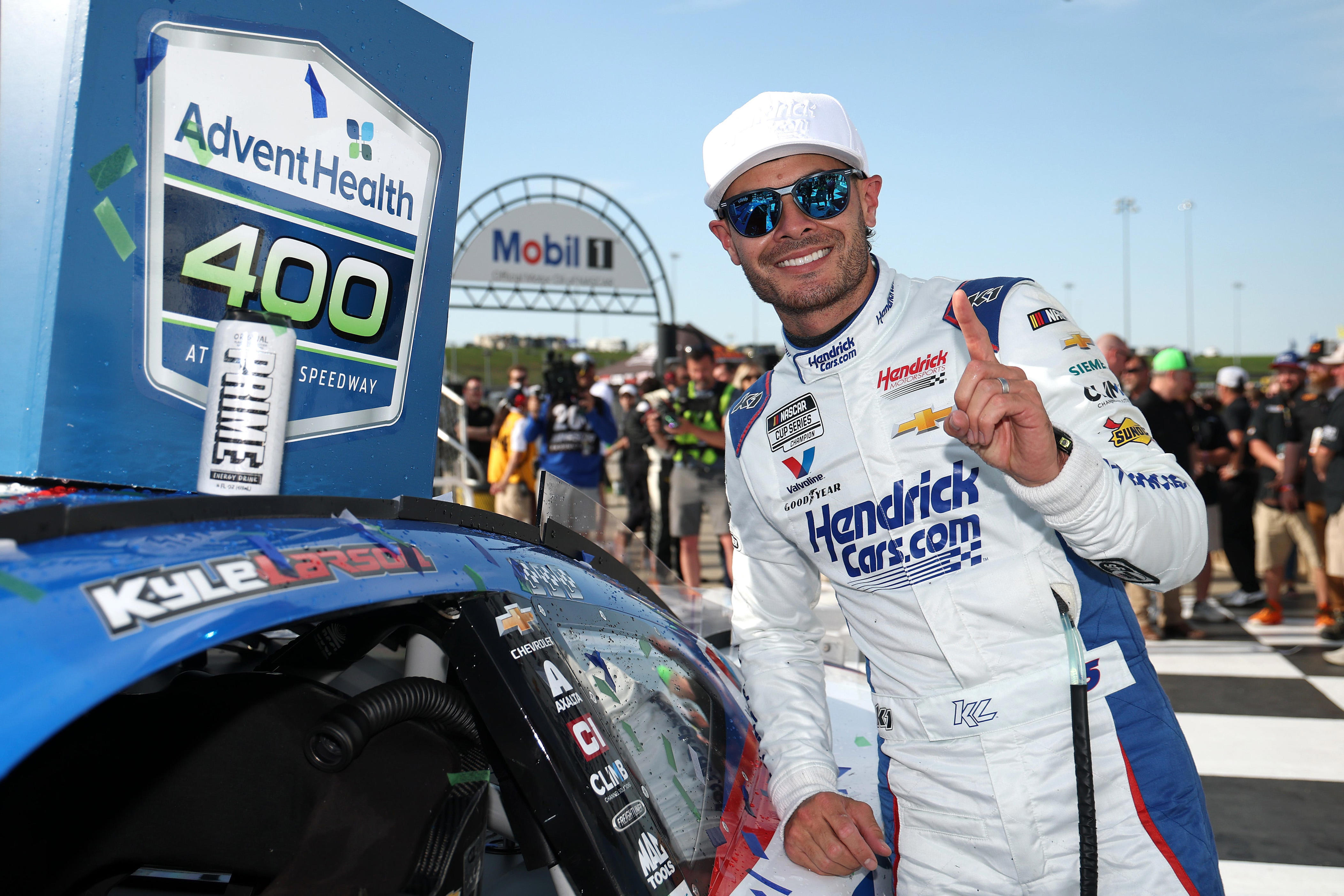 'Water off a duck's back': How NASCAR points leader Kyle Larson keeps ...