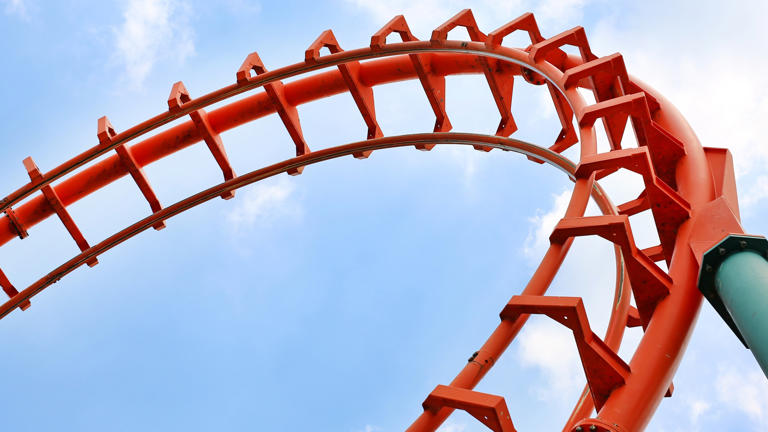 Six Flags Great America needs extras for a new roller coaster ...