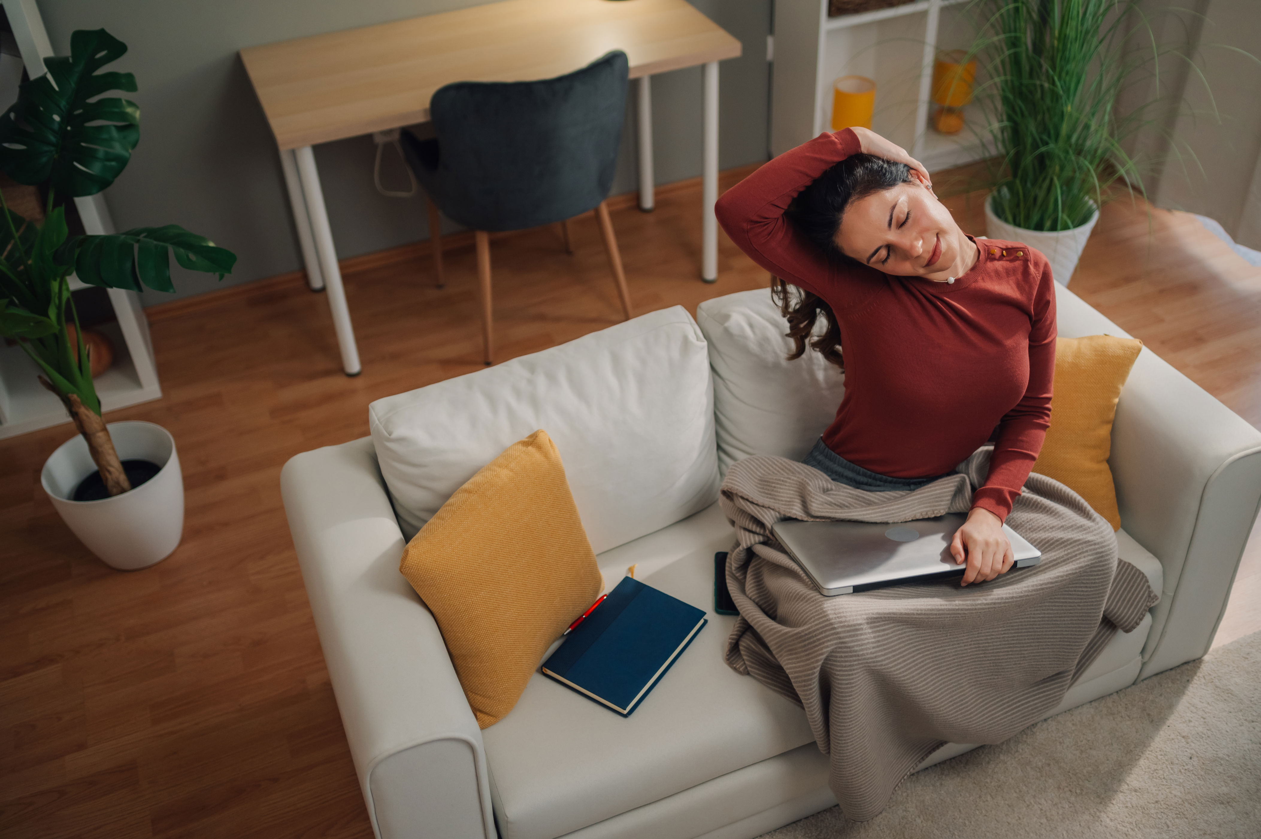 Desk Detox: Simple 'Deskercises' to Combat Sitting Disease at Work